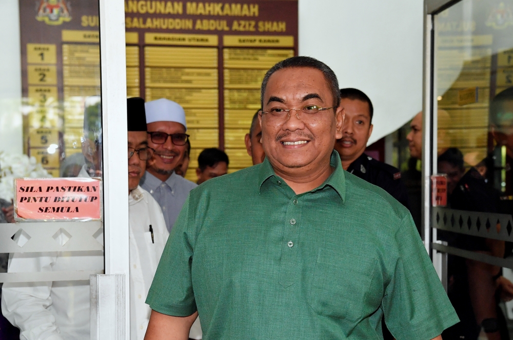 In apology, Kedah MB Sanusi concedes harsh remarks against Putrajaya in ...