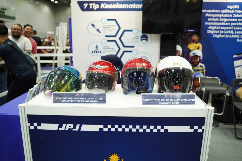 Only 1,000 helmets left on second day of Two Years of Madani programme ...