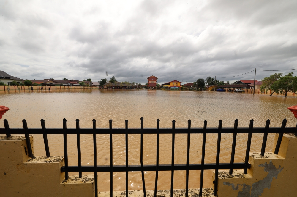 Floods: Seven Kedah water treatment plants forced to cease operations ...