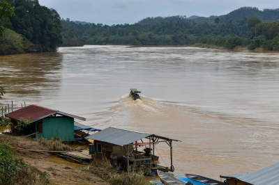 Over 1,600 stranded as floods hit Gua Musang, Kuala Krai and Tanah ...