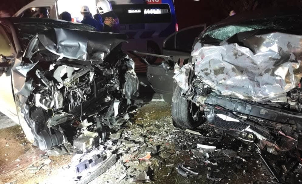 Three family members killed in head-on crash between two cars in ...