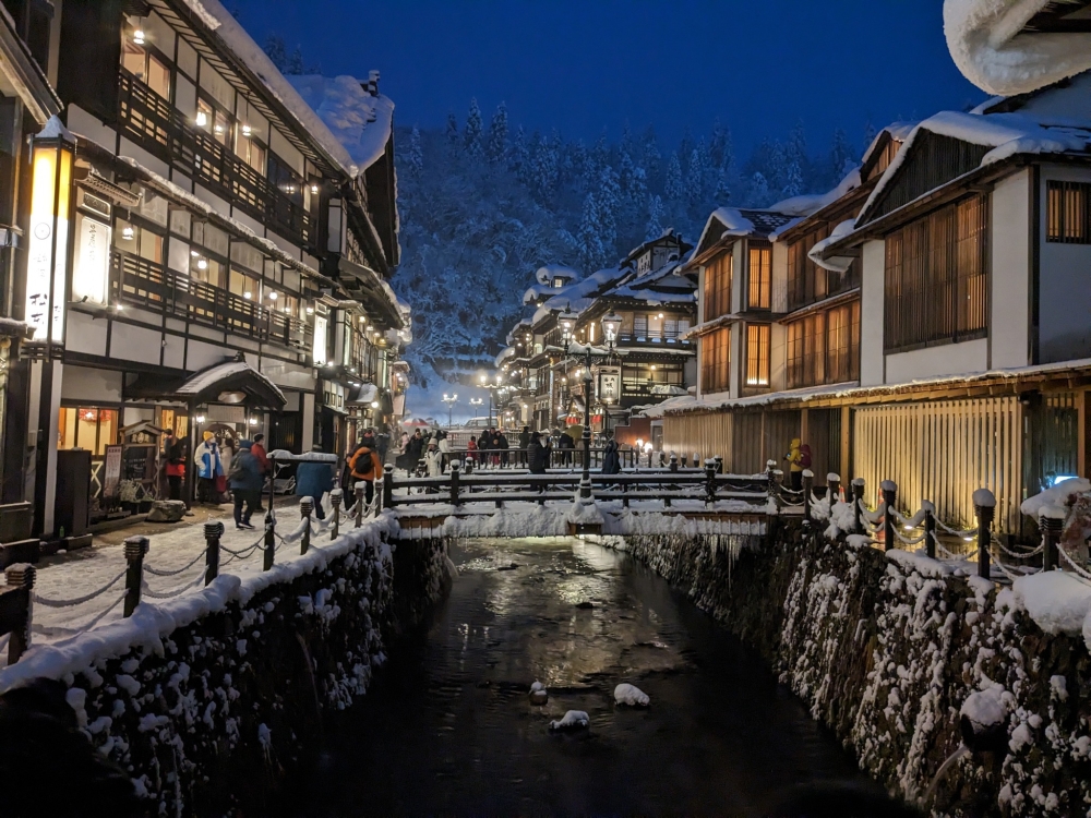 Snowy streets, no crowds: Japanese hot spring town Ginzan Onsen limits ...