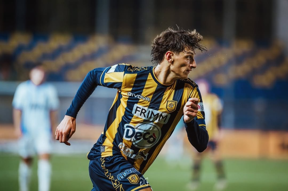 Investigation into fascist salutes after goal for Mussolini's great ...