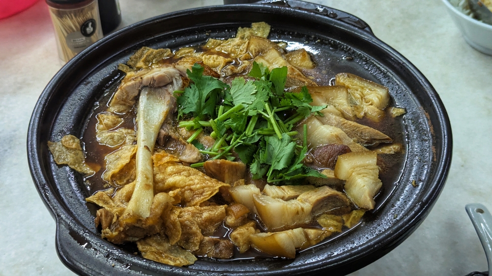 Feed your cravings for ‘bak kut teh’, ‘pan mee ’ and pork noodles all ...