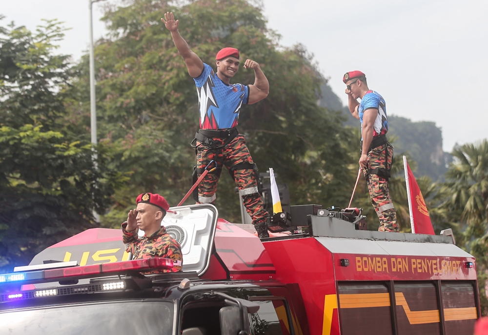 Your waistline could affect your rank, Nga warns, as Fire Dept looks to tighten BMI rules for ...