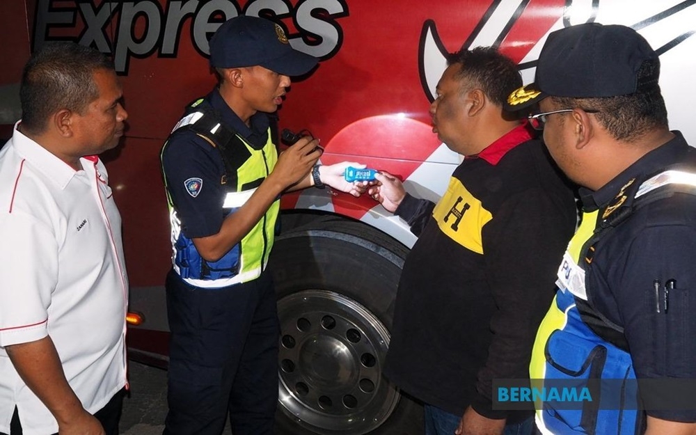 2025 CNY operation: 17 express buses barred from operating in Melaka ...