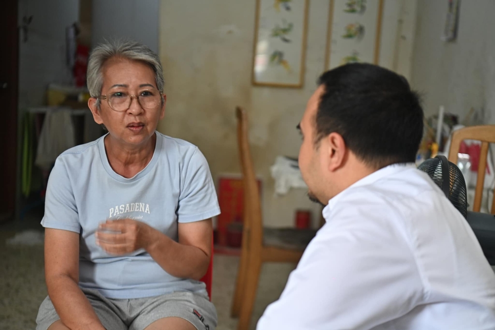 PM Anwar extends CNY care package to cancer patient in Kuantan | Malay Mail