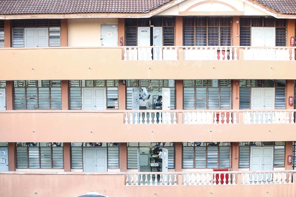 Education Ministry supercharges student tracking with AI to spot ...