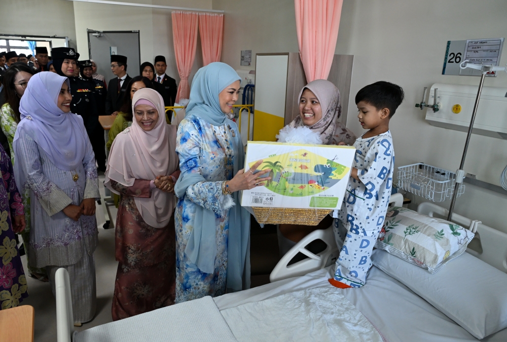 Kajang Hospital rebrands as Tengku Permaisuri Norashikin Hospital ...