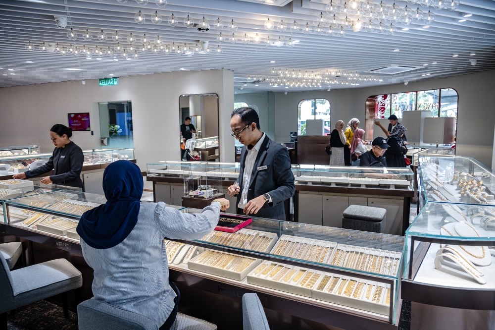 Gold rush: Why more Malaysians are seeking safe haven by investing in ...