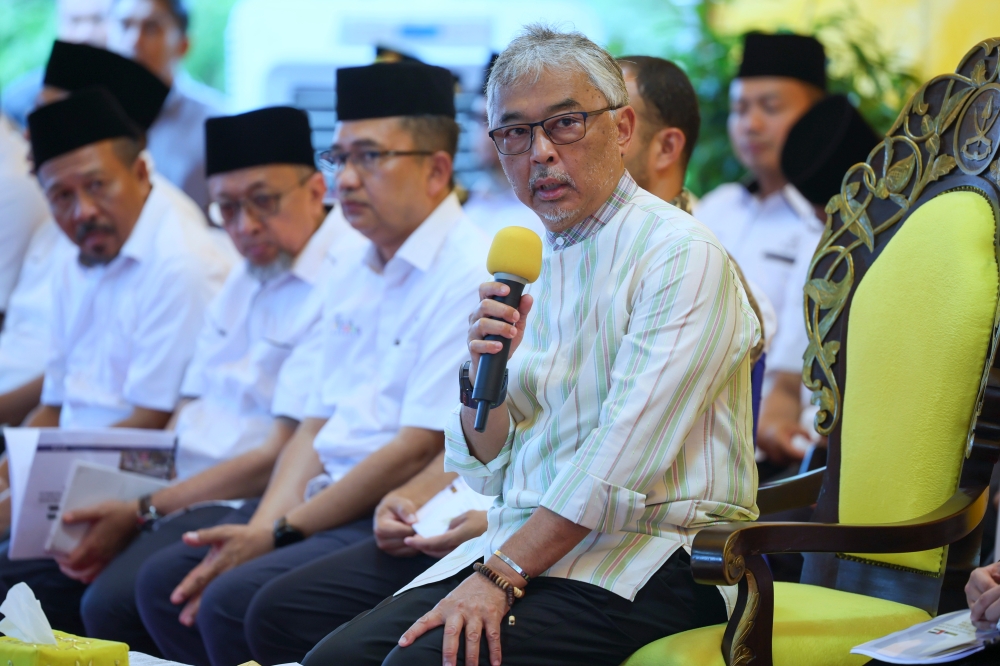 Pahang Sultan wants end to debate over royal addendum on Najib | Malay Mail