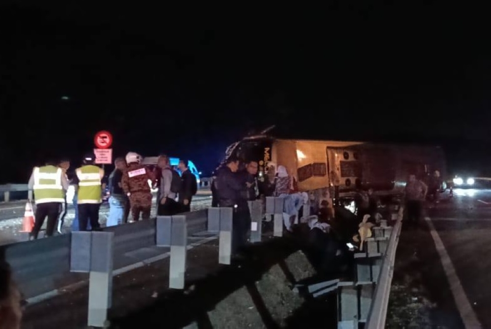 Early morning bus crash on PLUS Expressway near Rembau leaves six ...