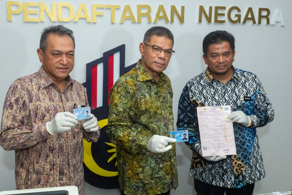 Saifuddin Nasution: Mastermind lawyer among 10 nabbed over birth cert fraud | Malay Mail