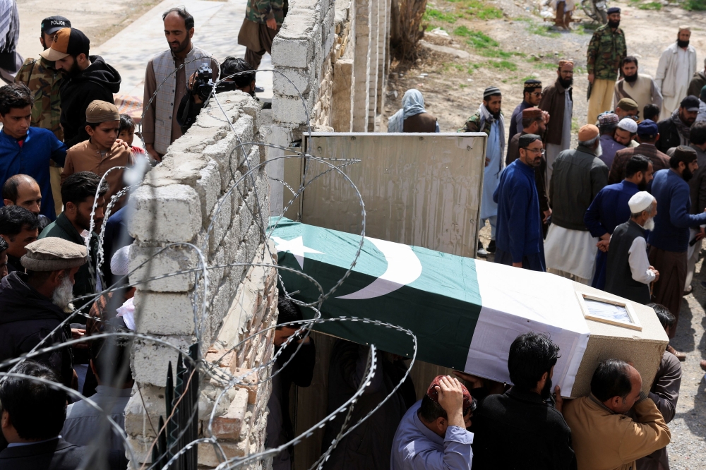 Pakistan PM visits Quetta after deadly train hijacking; militants claim standoff still on ...