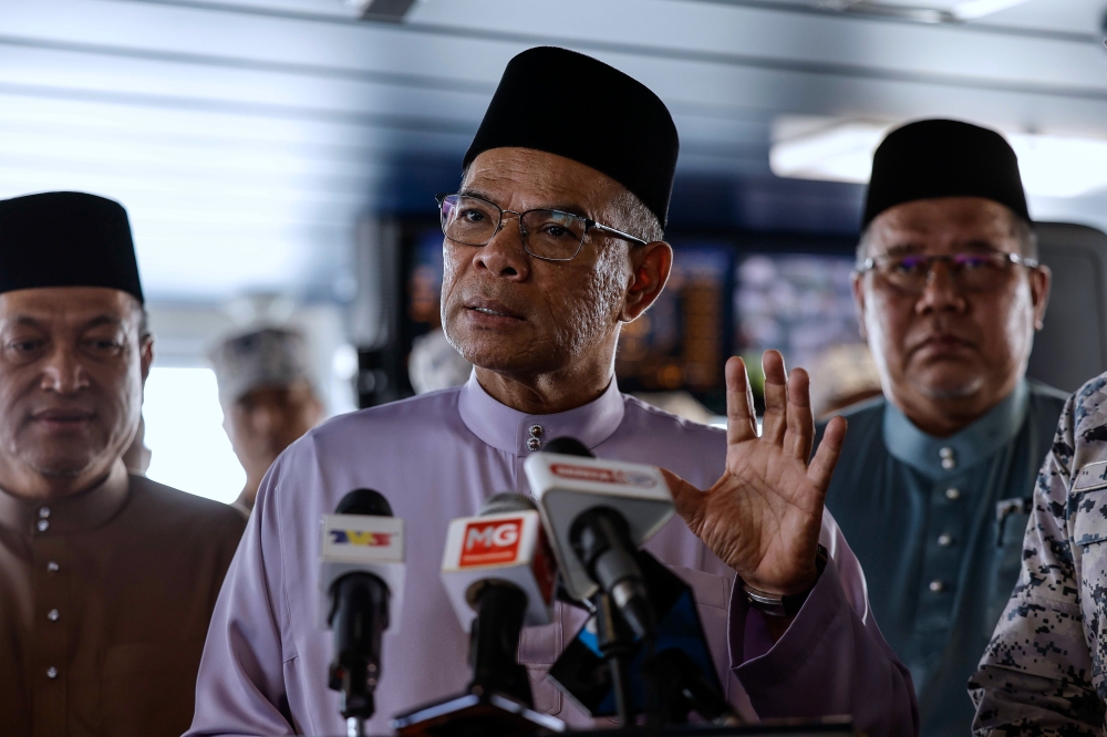 Home Ministry to extend migrant repatriation initiative, says Saifuddin Nasution | Malay Mail