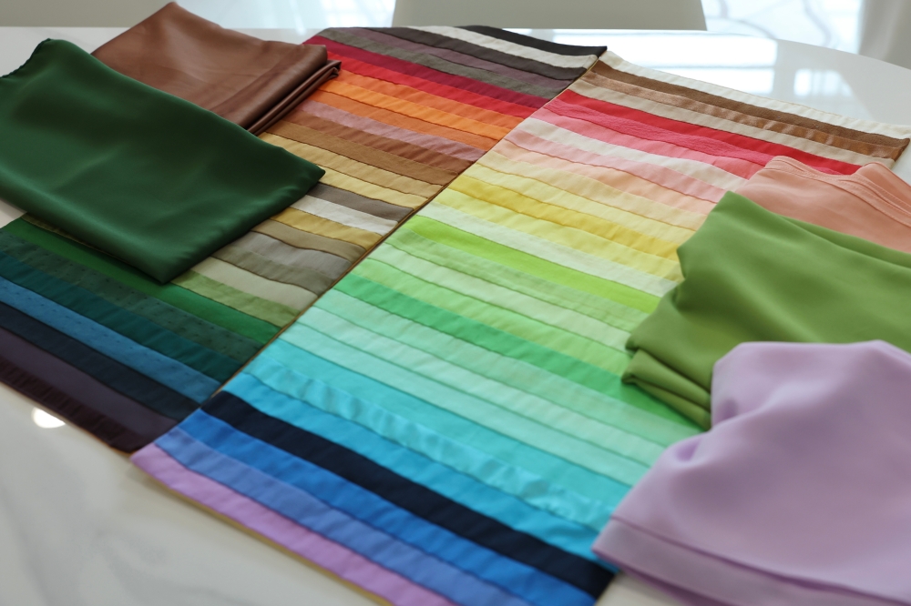 Burgundy, teal, magenta: How to wear this year’s Raya colours ...