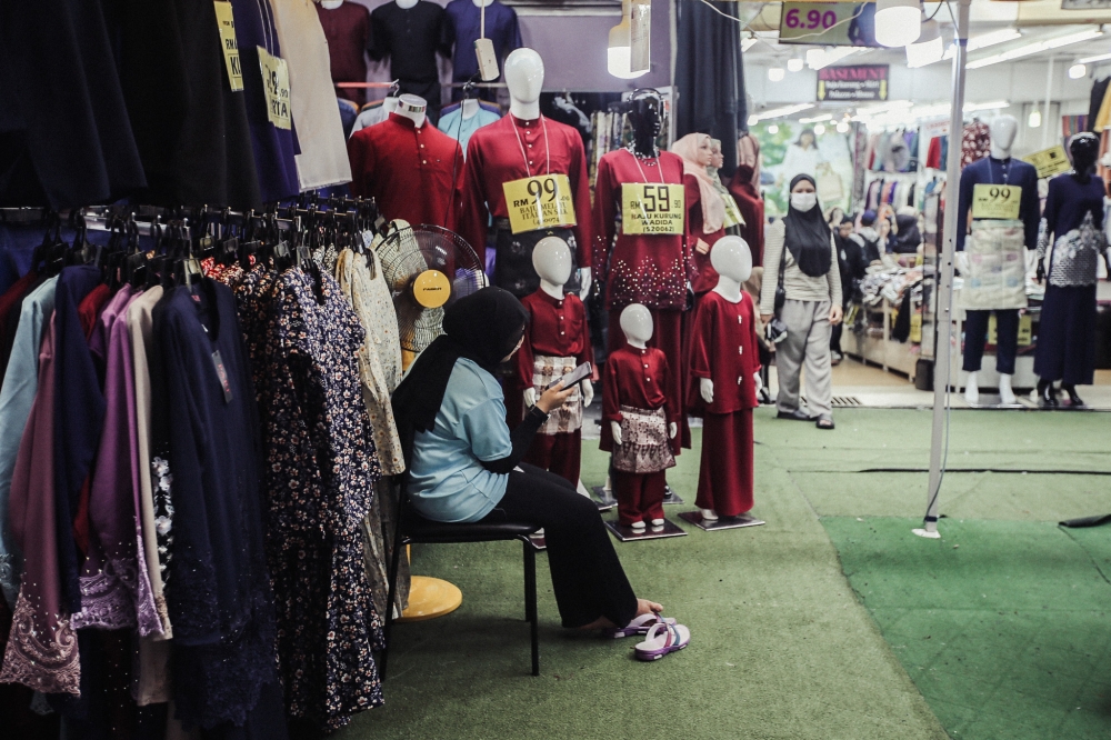 Cautious Aidilfitri spending persists as Malaysians navigate stable ...