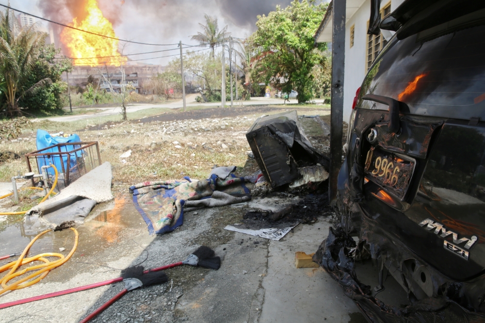TNB: Electricity fully restored in Subang Jaya after gas pipeline fire in Putra Heights | Malay Mail