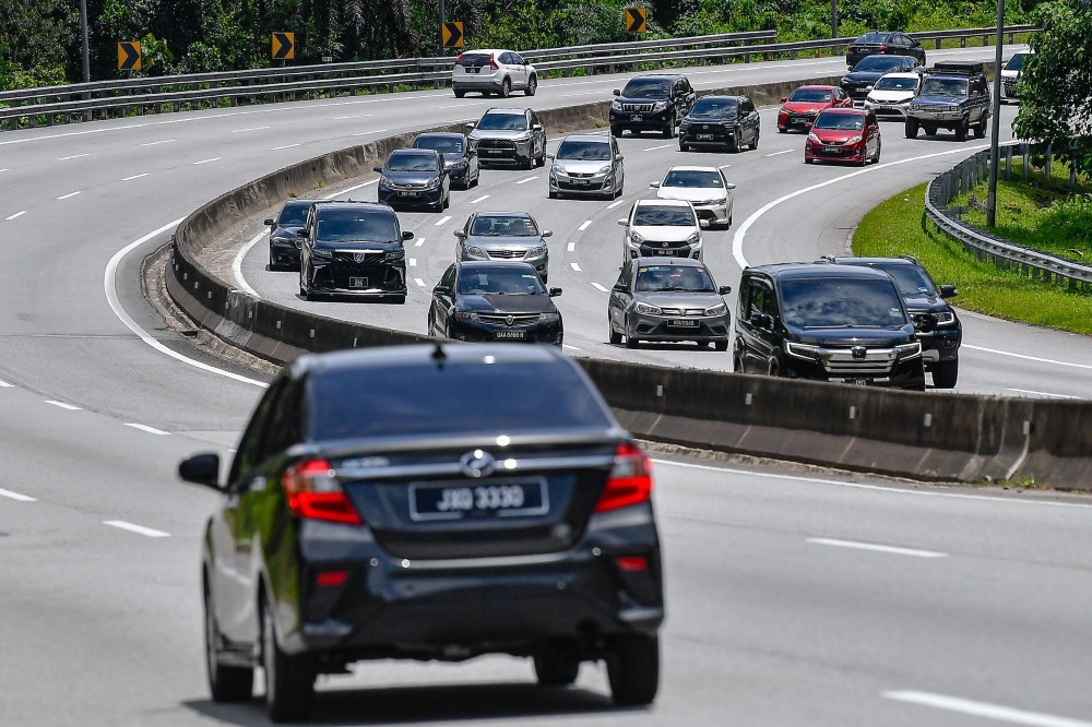 LLM: 20km jam on KL-Karak Highway this morning as post-Raya traffic ...