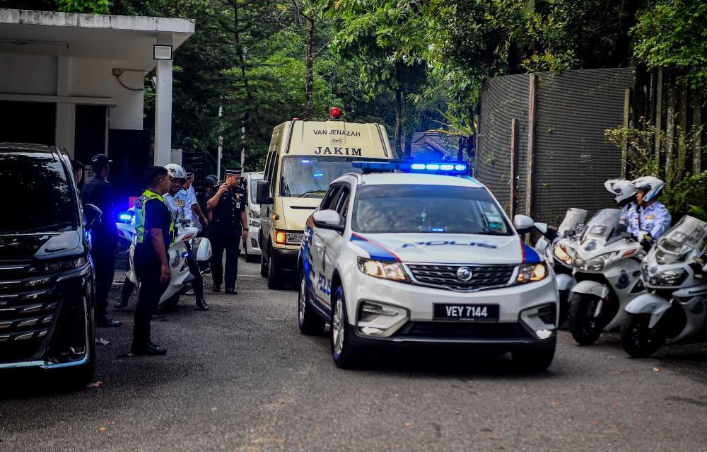 ‘A great loss for the country’: Tengku Zafrul, Rafizi extend ...