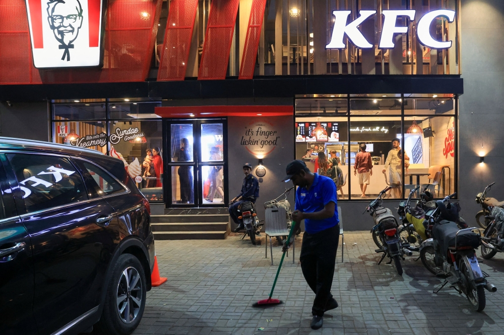 Over 170 arrested after wave of anti-KFC attacks in Pakistan over Gaza ...