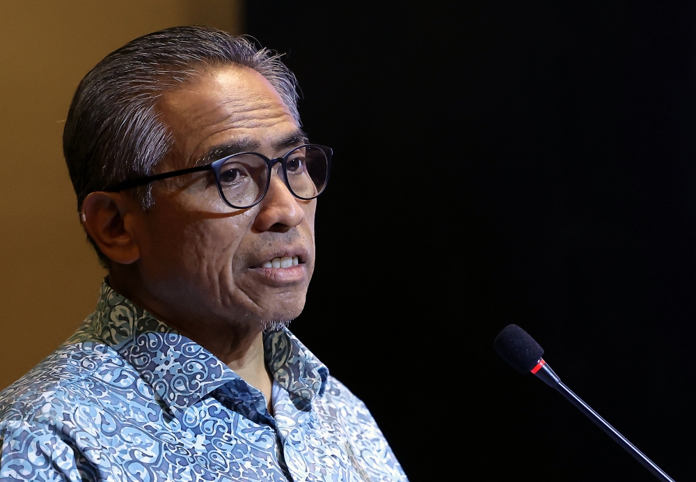 Putrajaya vows action over Jalur Gemilang error in SPM report | Malay Mail