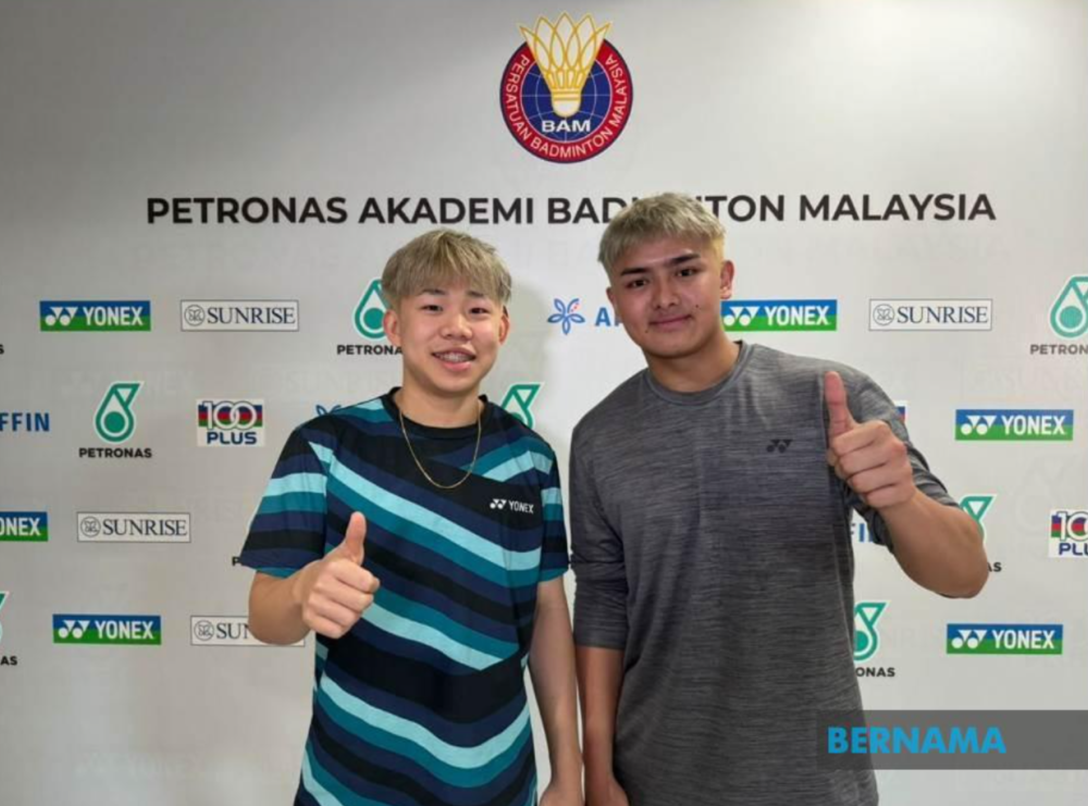 Fired up by home crowd, fever-hit Aaron Tai battles through to main ...