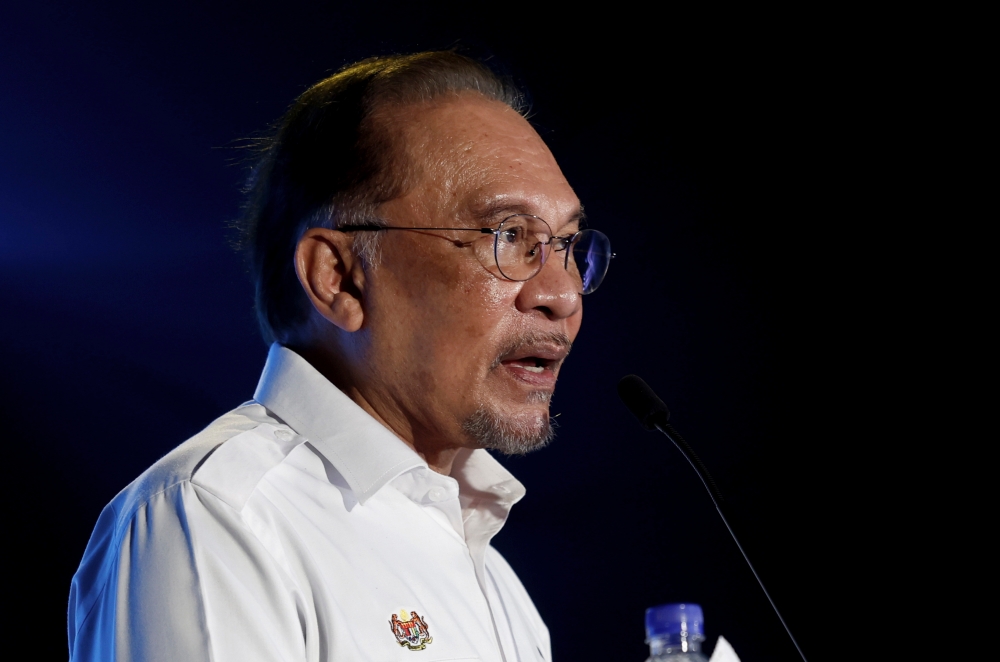 Anwar posts get-well wish for Hadi Awang after heart procedure | Malay Mail