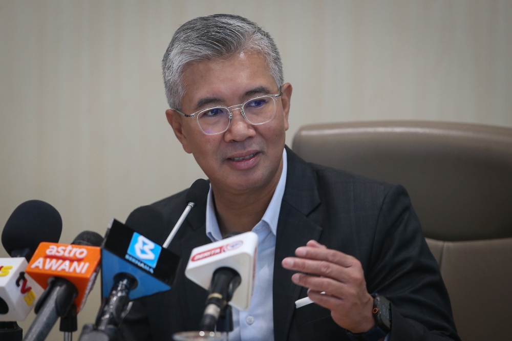Tengku Zafrul: Miti pushing systematic reindustrialisation to create high-value jobs for youths ...