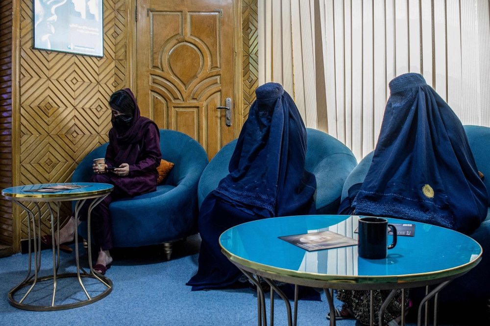 Botox under burqas: Cosmetic surgery thrives under Taliban rule in ...