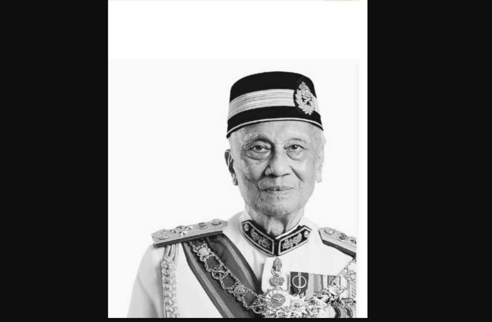 Former defence forces chief Mohamed Hashim Mohd Ali, brother of Siti ...