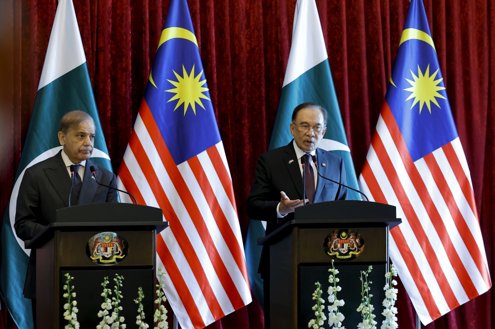 Malaysia, Pakistan reaffirm regional ties, condemn Gaza genocide | Malay Mail
