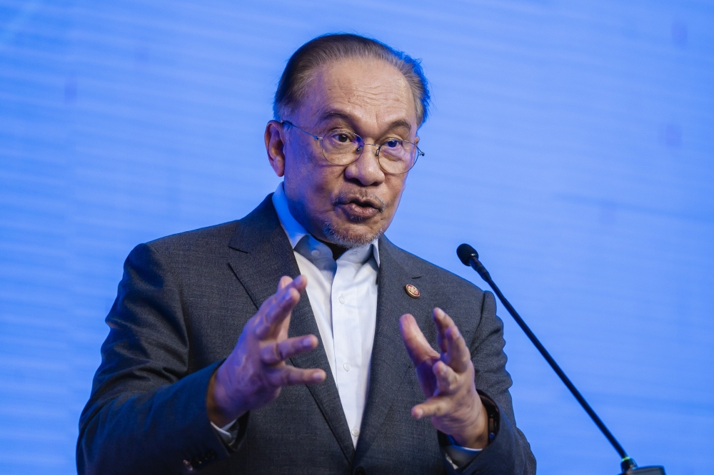 PM Anwar pledges more aid for SMEs to drive innovation, global market ...