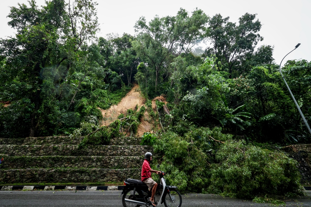 Jalan Tun Sardon closure extended amid ongoing rain and landslide ...