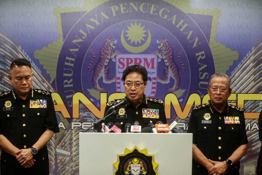 ‘Nothing to hide’: Azam Baki says MACC acted lawfully in Albert Tei ...