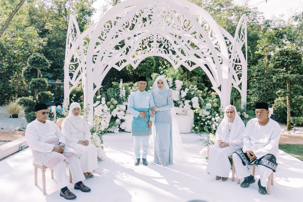 At their wedding, Mr E dismisses ‘trophy wife’ label, describes Erra ...