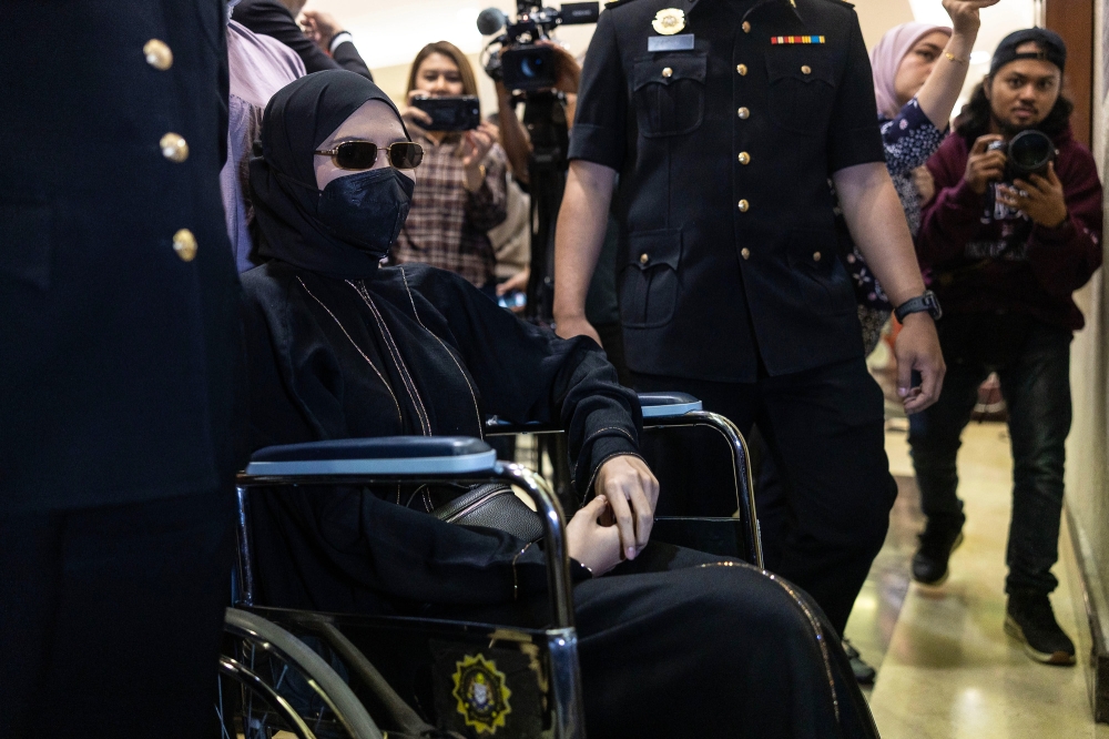 As husband faces RM2.1m counts, ex-Army chief’s wife charged with ...