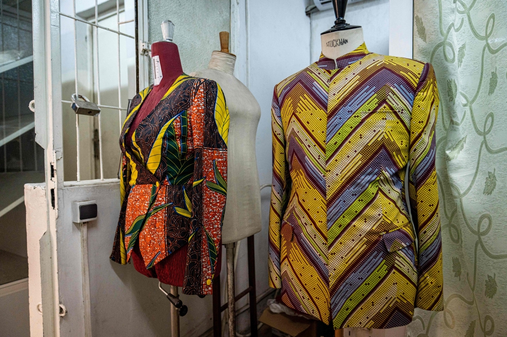 ‘Down with the suit’: Mobutu‑era jacket makes comeback in Kinshasa’s ...