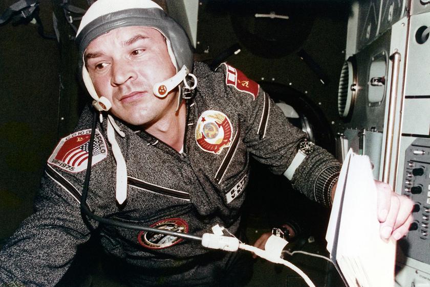 Apollo-Soyuz cosmonaut Valery Kubasov dies at 79 | Malay Mail