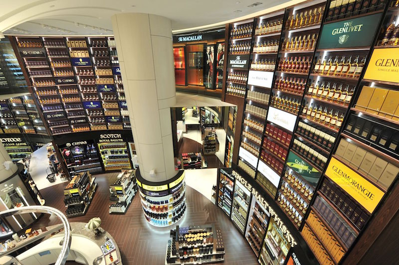 Raffles Hotel’s Long Bar at DFS’ new duplex boutique in Changi Airport ...
