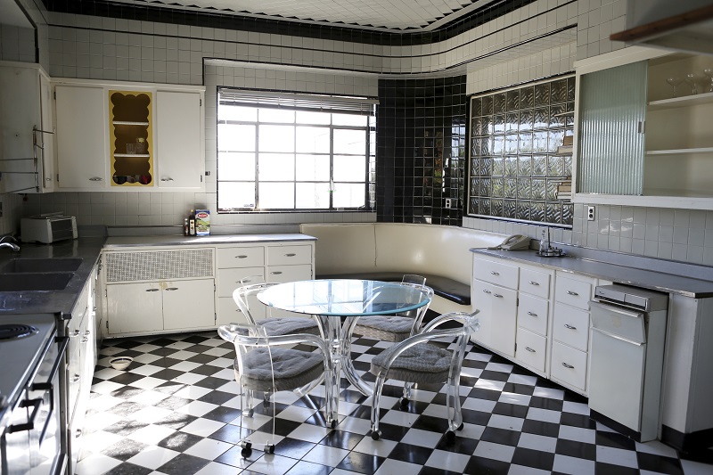 A gangster’s home offers Manhattan views, thick walls and a slaughter ...