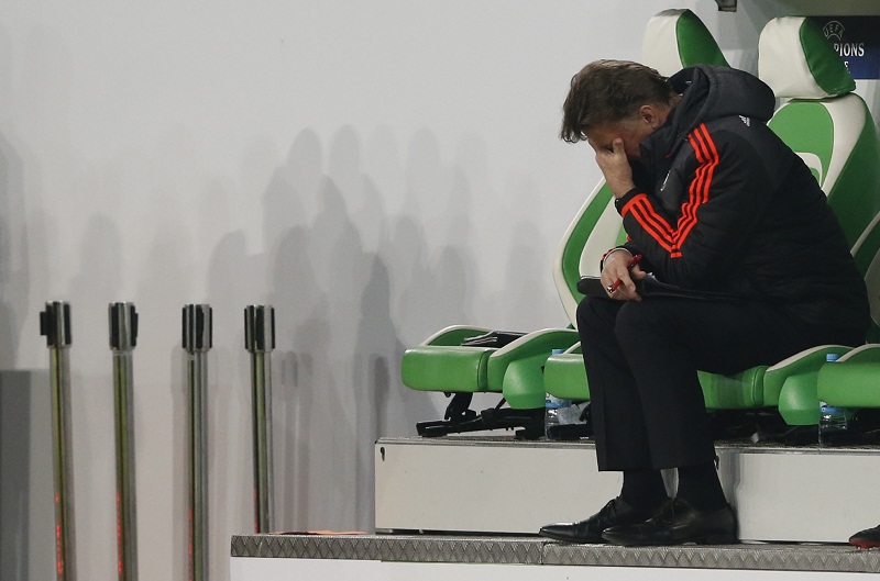Critics round on ‘humiliated’ Van Gaal | Malay Mail