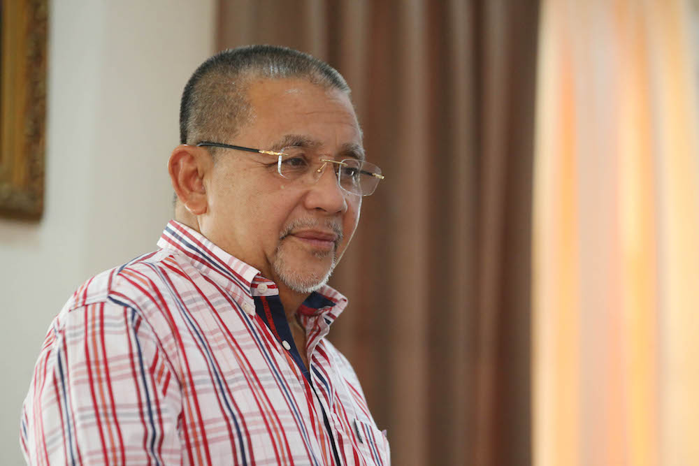 Under-probe Isa Samad in IJN, wife says for routine check only | Malay Mail