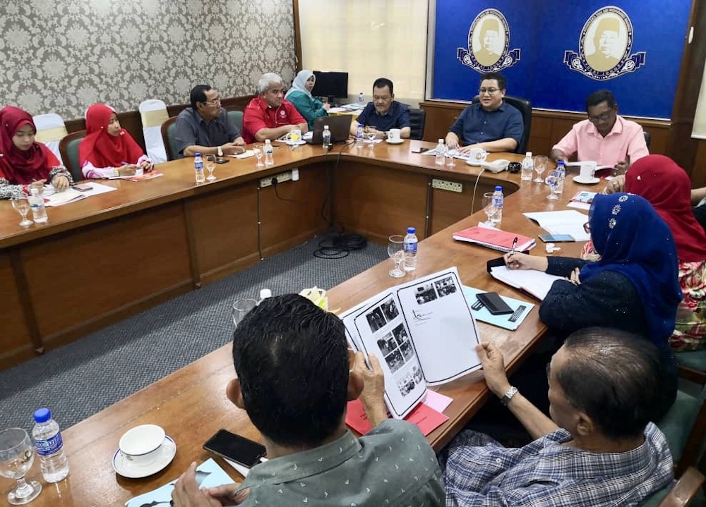 Johor Umno’s Nur Jazlan claims selective prosecution on party and its ...
