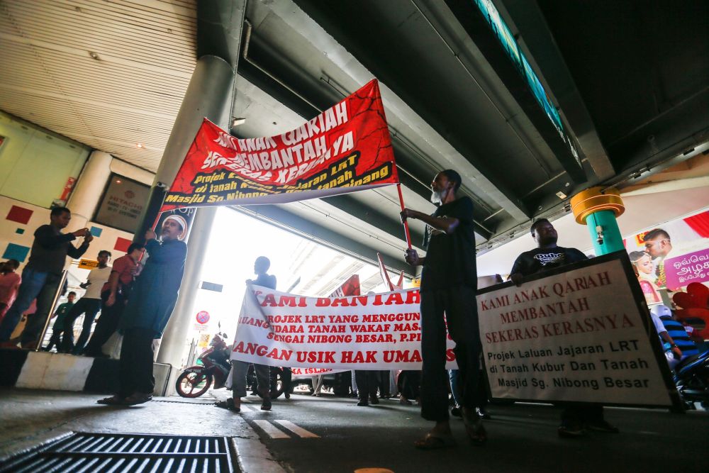 Mosque committee, groups hand over memorandum against Penang LRT ...