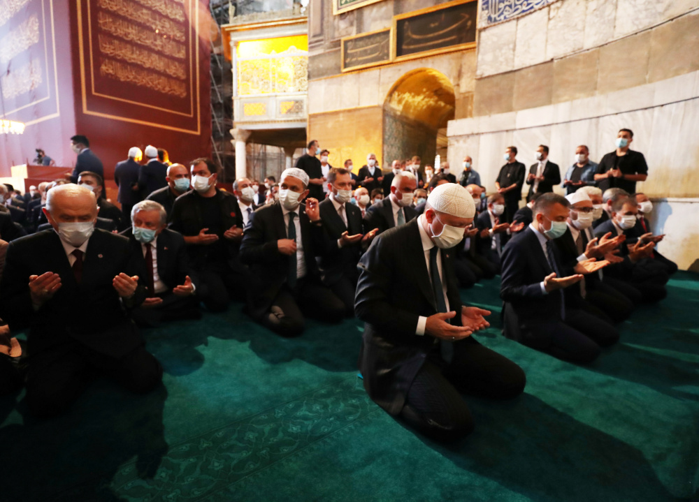 Erdogan joins thousands to pray for first time at Istanbul’s Hagia ...