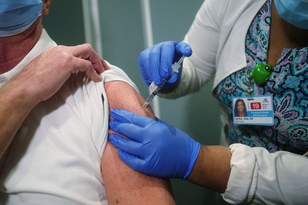 Pfizer and BioNTech launch trial of Omicron-targeted Covid vaccine ...
