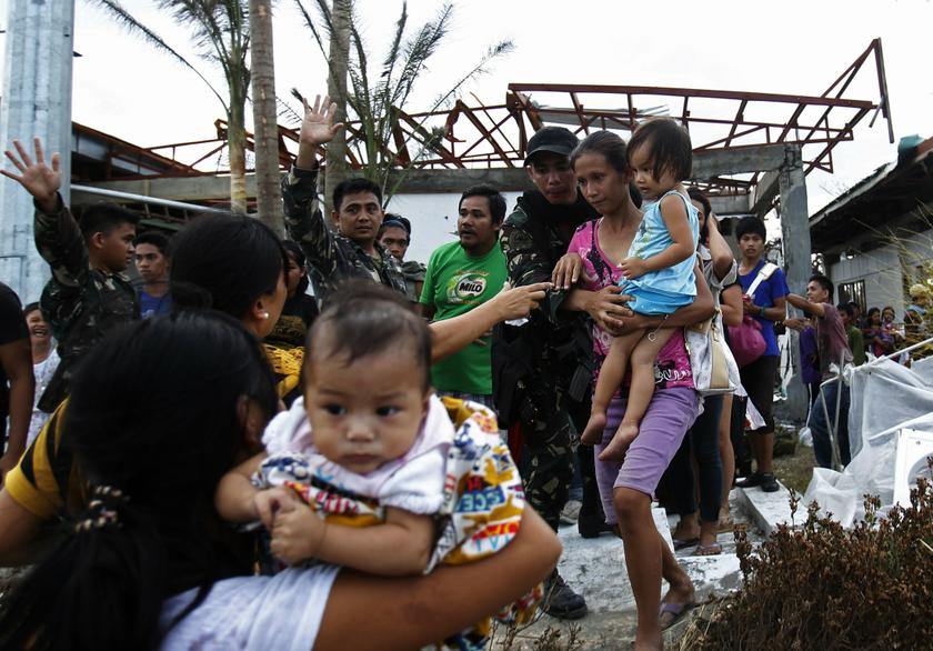 Storm-chaser says Philippines typhoon 'off the scale' | Malay Mail