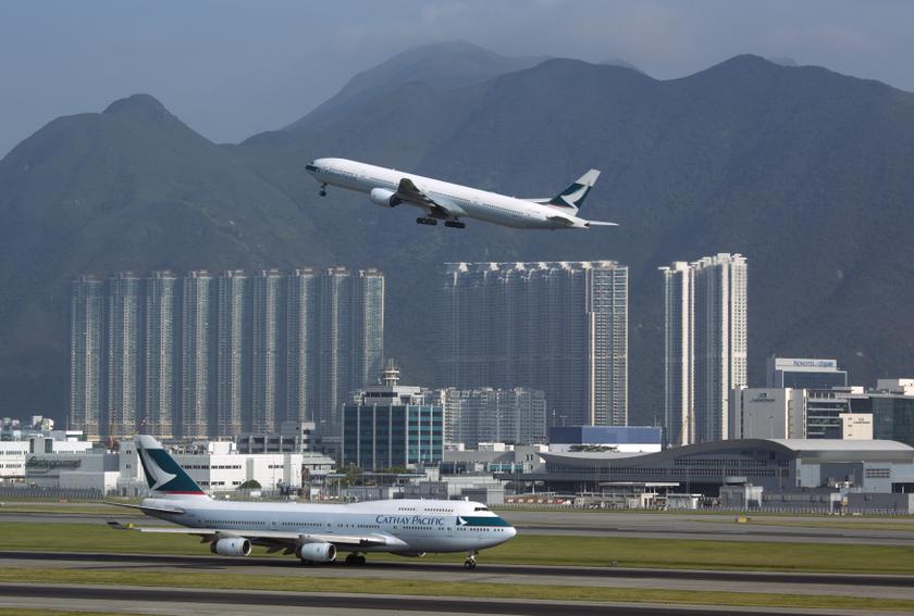 ‘Rollercoaster’ turbulence injures passengers on Cathay flight | Malay Mail