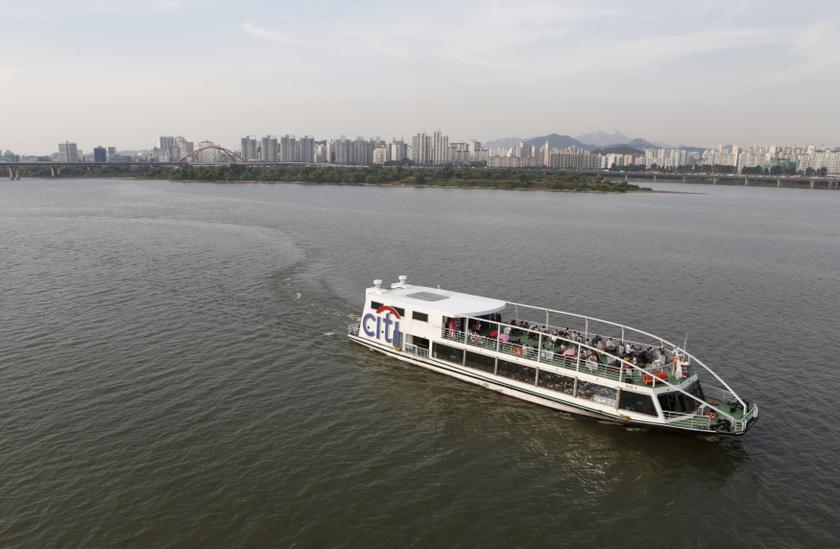 Gangnam-style nip and tuck draws tourists to Seoul’s beauty belt ...